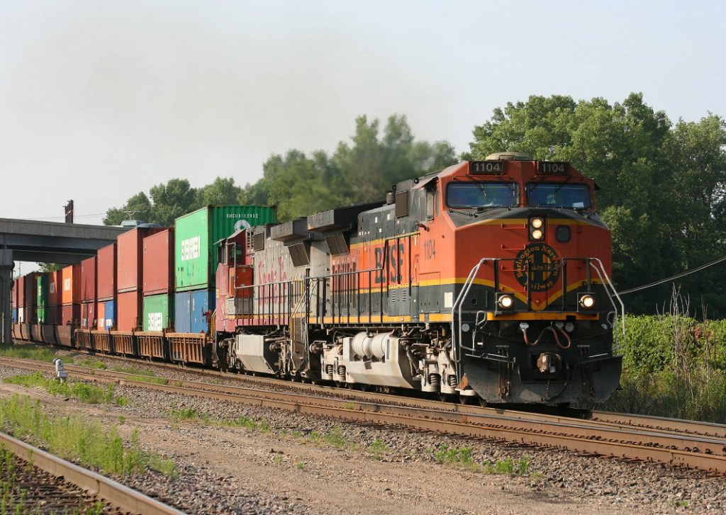 BNSF 1104